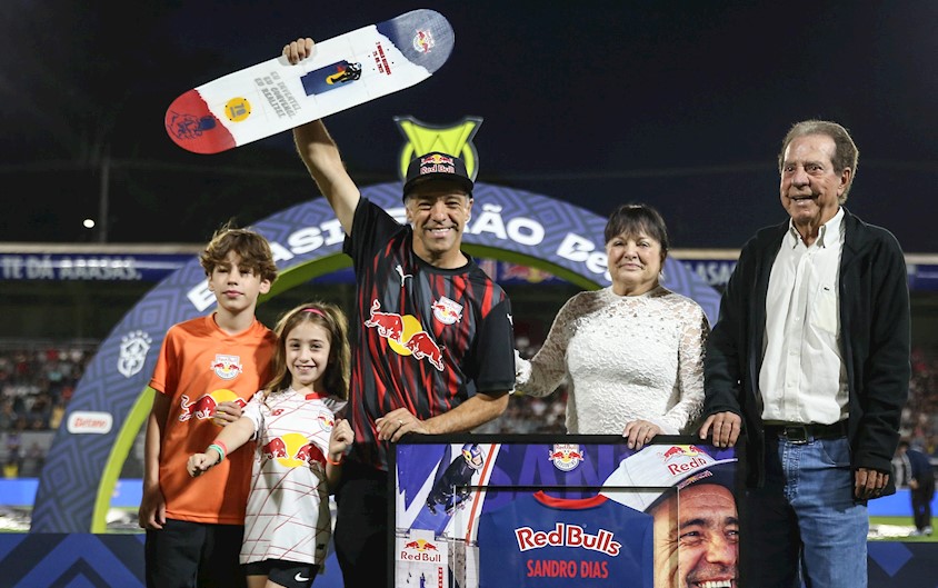 Red Bull Bragantino homenageia Sandro Dias por feito histórico no Red ...